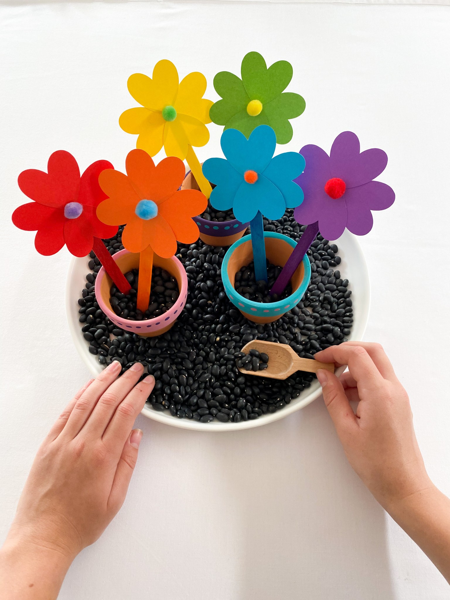 Easy spring flower craft and sensory play for kids