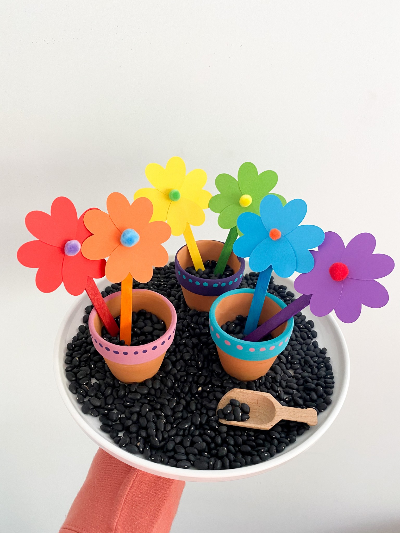 Easy spring flower craft and sensory play for kids